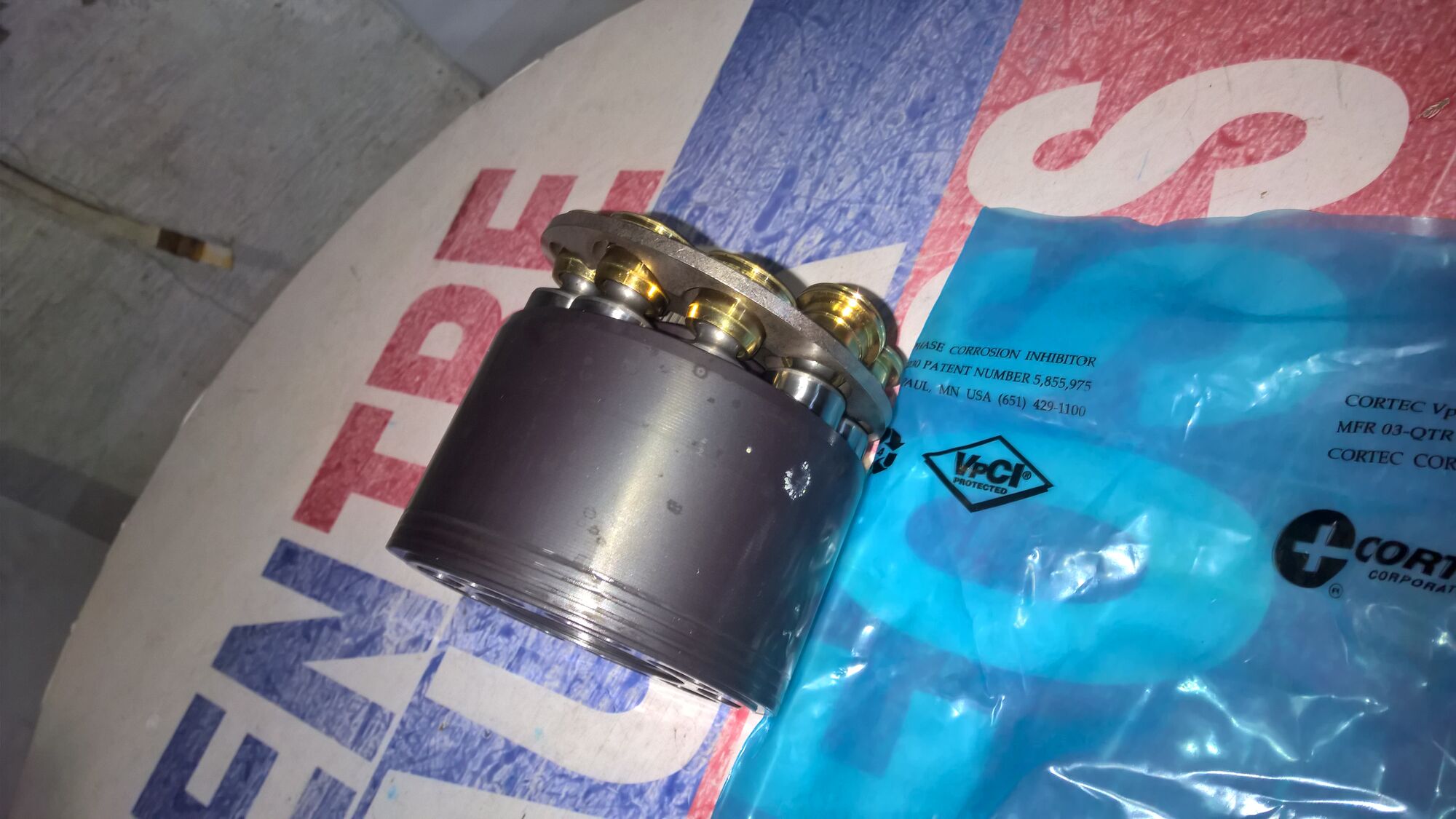 Качающий Узел 1700652 в сборе 65/75CC J FRAME CYLINDER BLOCK ASSEMBLY ...