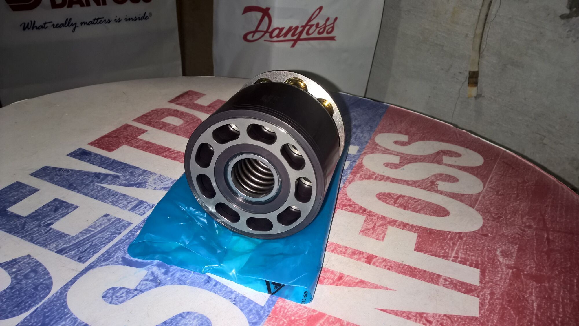 Качающий Узел 1700652 в сборе 65/75CC J FRAME CYLINDER BLOCK ASSEMBLY ...